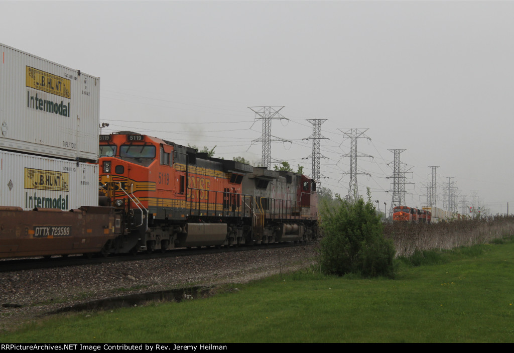 BNSF 636 & others (1)